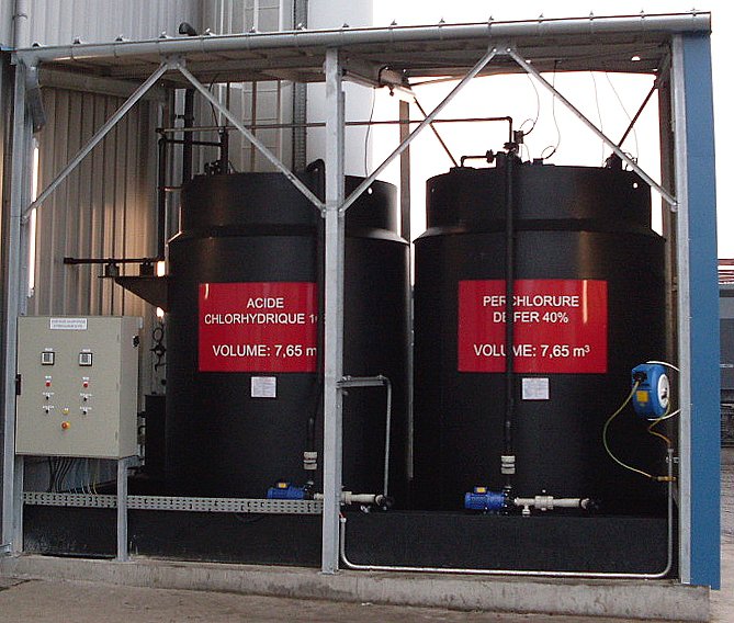 Création d’une zone de stockage de produits chimiques - Cuve plastique ...